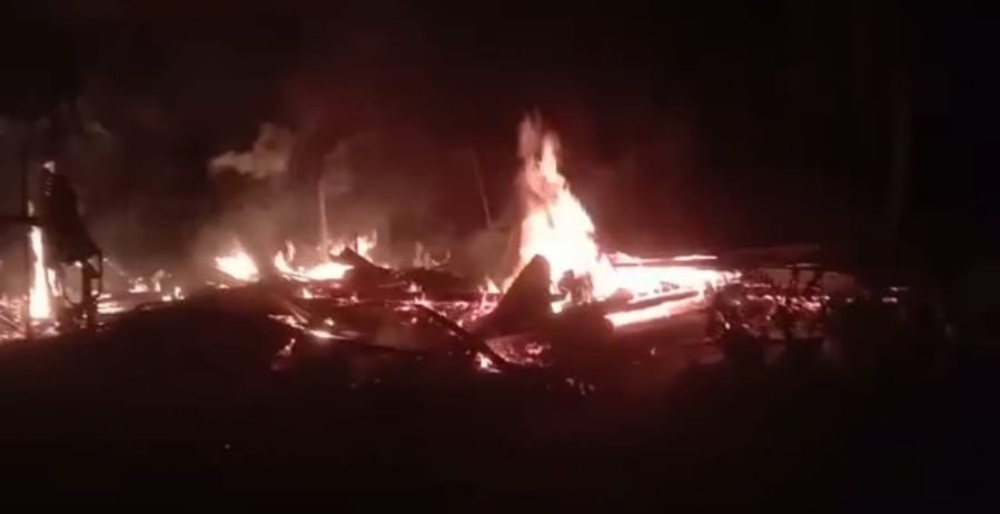 Ditinggal Pemilik, Satu Unit Rumah Di Aceh Timur Ludes Terbakar - Acehinfo Ditinggal Pemilik, Satu Unit Rumah Di Aceh Timur Ludes Terbakar - Acehinfo