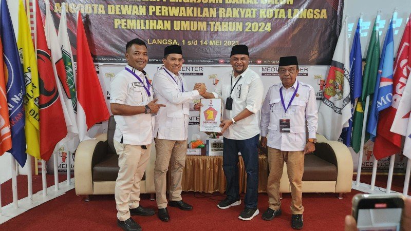 Daftarkan Bacaleg Ke KIP, Gerindra Langsa Target Delapan Kursi - Acehinfo Daftarkan Bacaleg Ke KIP, Gerindra Langsa Target Delapan Kursi - Acehinfo
